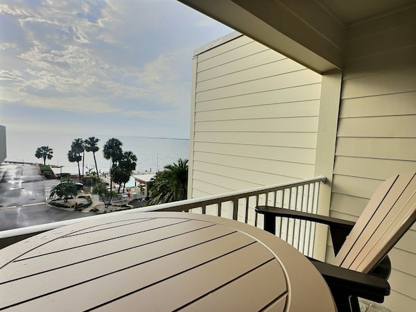 Beautiful Two Bedroom, Two Bath Condo At Sailport - Tampa, FL