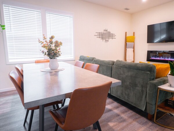 [3br] Chic Retreat | Min From Ku/mass - Lawrence, KS