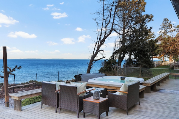 Costa Vista, Ocean Front, Hot Tub, Game Room, Bbq, Sleeps 16 - Port Angeles, WA