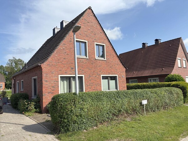 Am Tief - Ferienhaus Am Kanal Auf 140qm Für Bis Zu 7 Personen Und Hunde! - Emden