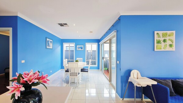 Blue Home/comfy/peaceful/3b House/train Station/parks/sports - Melbourne