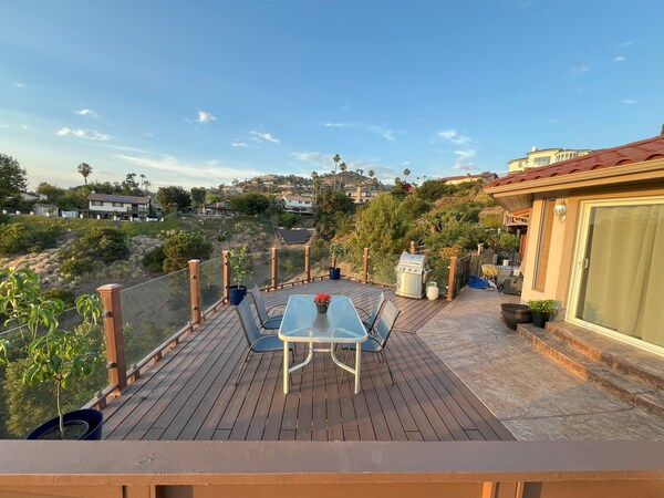 Serenity - Amazing Views & Modern Charm, 1 Bedrm, 1 Bath, 2 Beds, Kitchen, Deck - Lakeside, CA