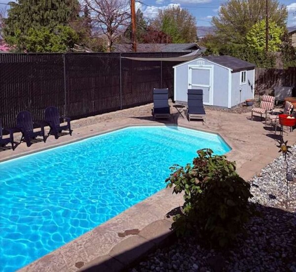 Spacious 3br,8 Guest, Pool/2ba/hot Tub, Ski-sun - Wenatchee, WA