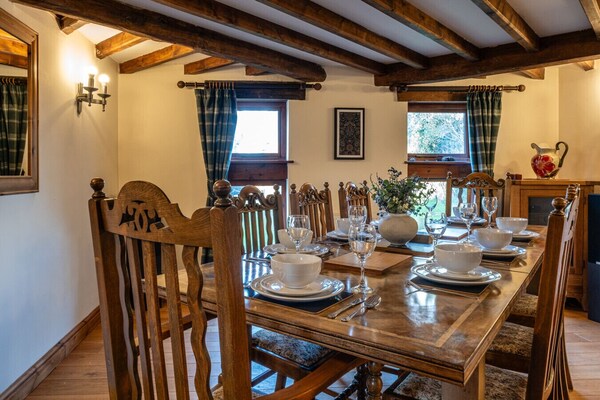 The Threshing Barn - Stunning 5 Bedroom Retreat - Cotswolds