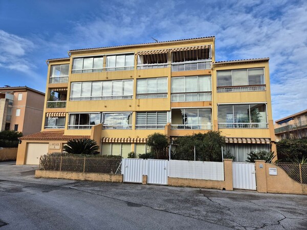 Appartement 1 Chambre, Climatisation, Proche Plage, Tout à Pied - Sanary-sur-Mer