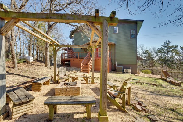 Serene Valley Views: Lake Texoma Retreat - Pottsboro, TX