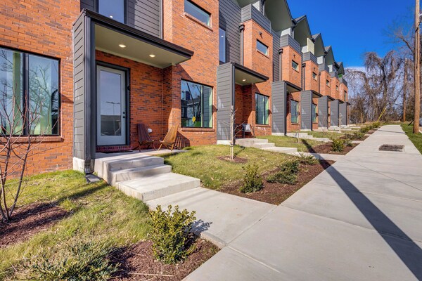 < 2 Mi To Dtwn: Modern Townhome In Knoxville - Zoo Knoxville, Knoxville