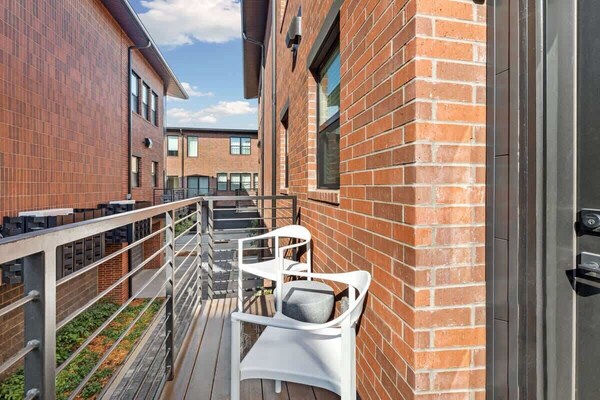 Pathfinder - Arts District - Garage - 0.5 Mi Dt - Bentonville, AR