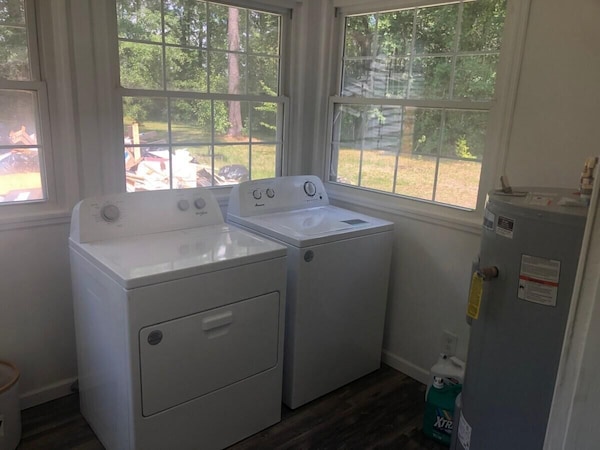 Cute 4br Modern Farmhouse Home+ Large Yard! - Summerville, SC