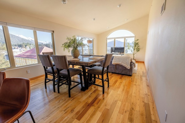 406 Etolin Way - 4 Bedroom, 2 Bathroom, Located Downtown - Sitka, AK