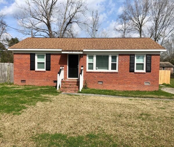 Modern Comfort + Convenient Location! - Goose Creek, SC