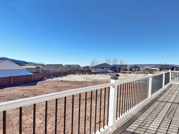 Timeless Hive - Adventure Awaits! - Little Salt Lake, UT
