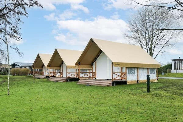 Glamping Tent Equipped With Living Room, Kitchen And Bathroom. - Nunspeet