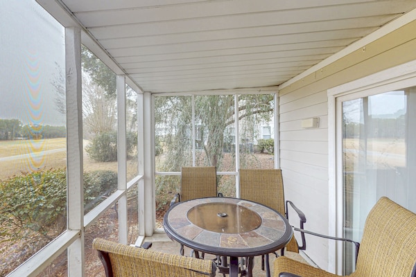 Coastal Condo With Golf Course View And Shared Pool Access - Bolivia, NC