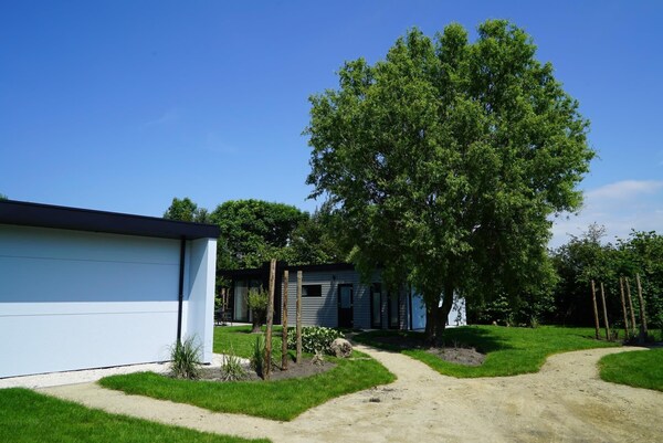 4-person Chalet With Modern Interior And 2 Bedrooms - Leiden