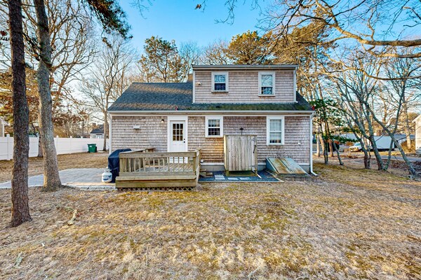 Cozy Cottage Near Beaches, Attractions, Restaurants & Shops - Dennis, MA