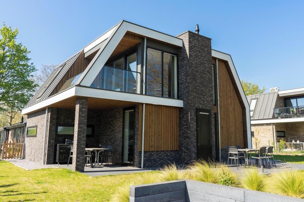 Villa With 5 Bedrooms, Traditional Sauna And A Garden - Elburg