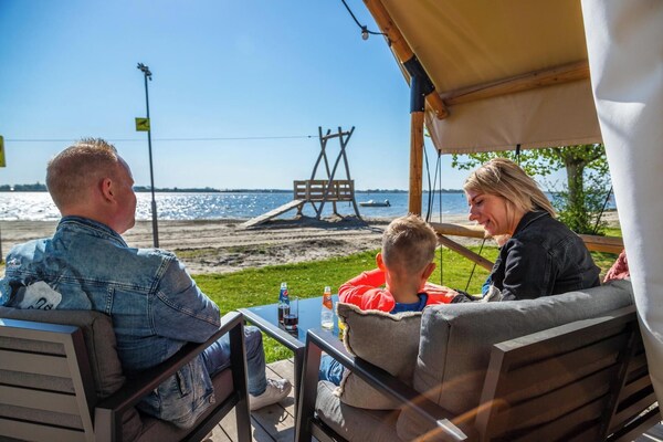 Glamping Tent With 3 Bedrooms And A Terrace - Nunspeet