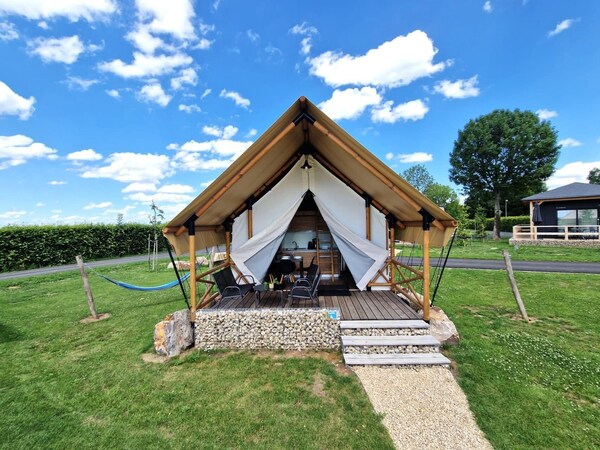 Glamping Tent With 6 Sleeping Places And A Veranda - Maastricht