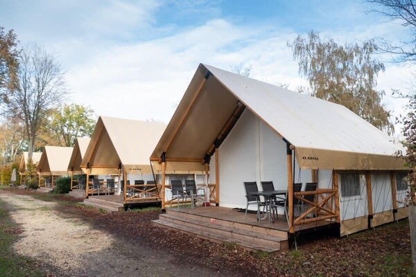 Glamping Tent With Living Room, Kitchen And Sanitary Facilities - Dessel