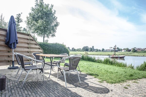 Comfortable 4-person Bungalow With Private Jetty - Medemblik