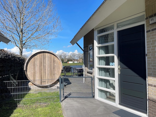 Bungalow With Infrared Sauna And Jacuzzi In The Garden - Medemblik