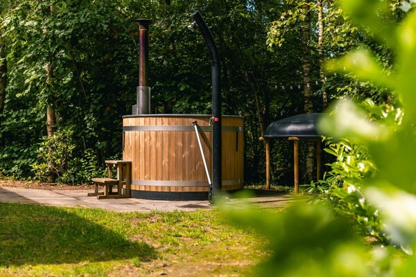 3-bedroom Chalet With Hot Tub - Hoogeveen