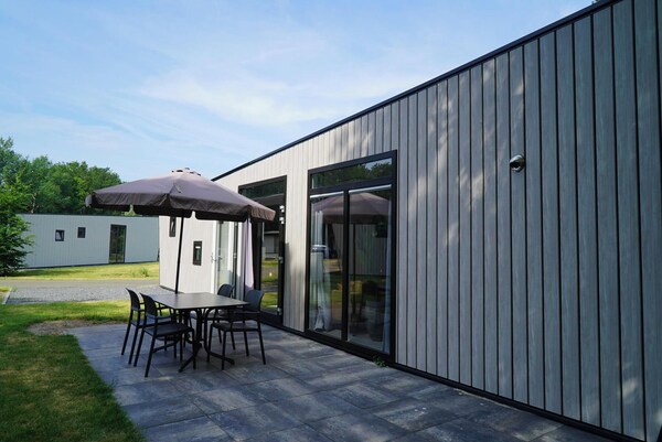 Chalet With 2 Bedrooms And A Terrace - Overijssel