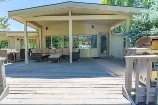 Spacious Home With Large Deck, Bbq Grill, Right On The 9th Fairway - Munds Park, AZ