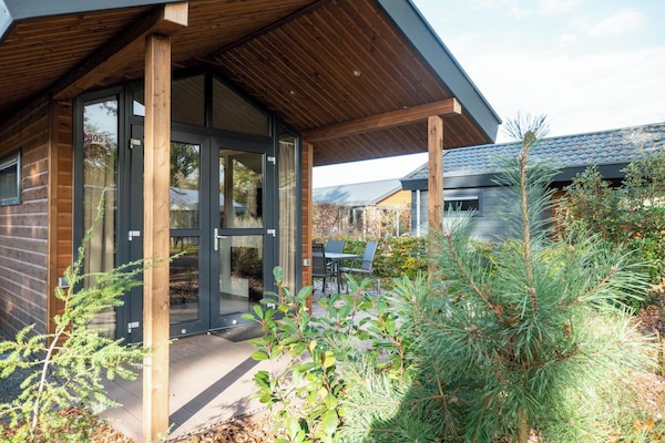 Chalet With Lounge-bedroom, Sleeping Loft And 1 Bathroom - Ede