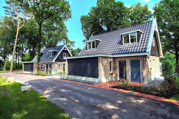Bungalow With 3 Bedrooms And A Terrace - Venlo
