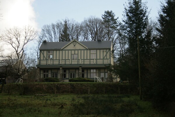 Le Chaumont Is A Comfortable Family Home In A Secluded Natural Setting. - Spa