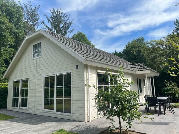 Chalet With 3 Bedrooms And Furnished Garden - Borculo