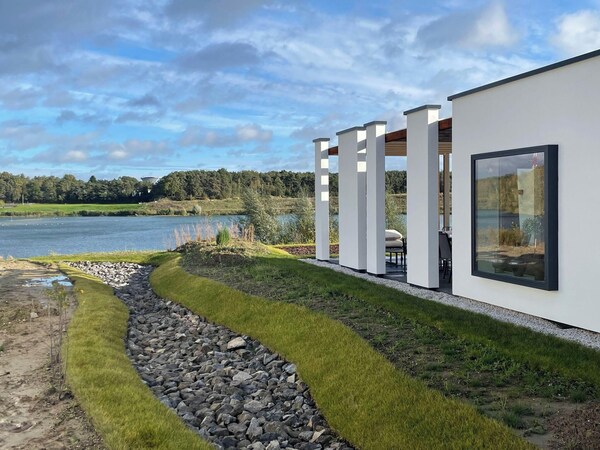 Chalet With 3 Bedrooms And A Terrace - Genk
