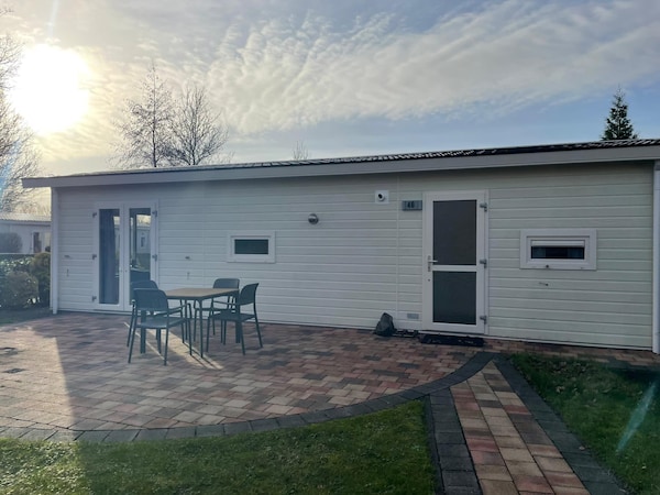 Chalet With 2 Bedrooms And A Terrace - Zaandam