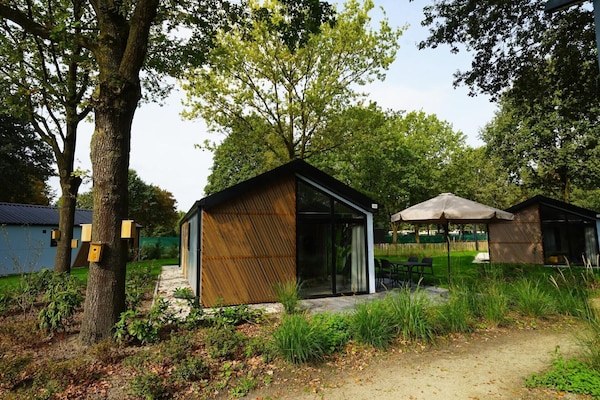 Cottage With 2 Bedrooms - Loon op Zand