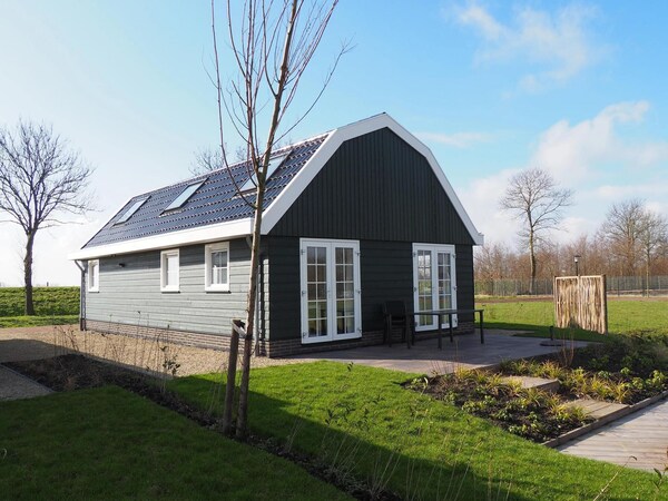 Chalet With 5  Bedrooms And 2 Bathrooms - Alkmaar