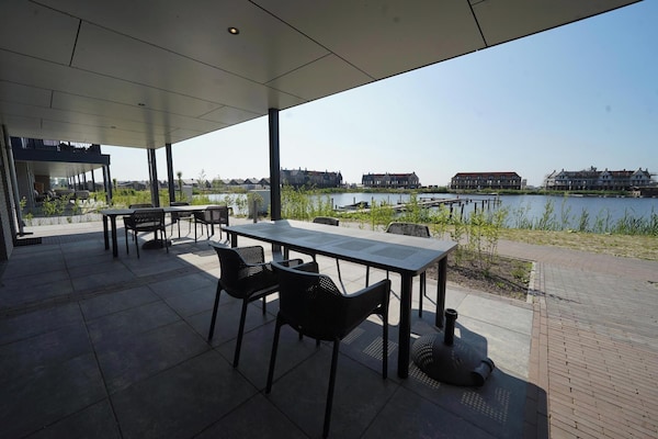 Ground Floor Apartment For 4 People - Kampen