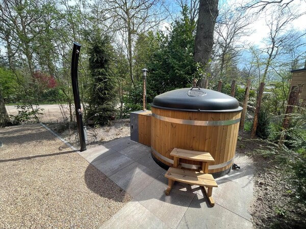 Modern Chalet For 6 People With 3 Bedrooms And Hot Tub - Zeist
