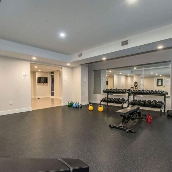 Cozy 2br Apt  Near Bayers Lake Park - Halifax, NS, Canada