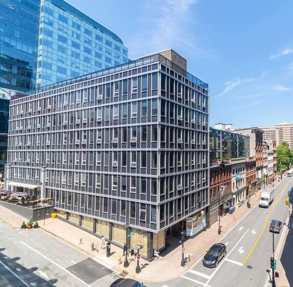 Chic 1br Apt With Lovely Views Near Barrington St - Halifax