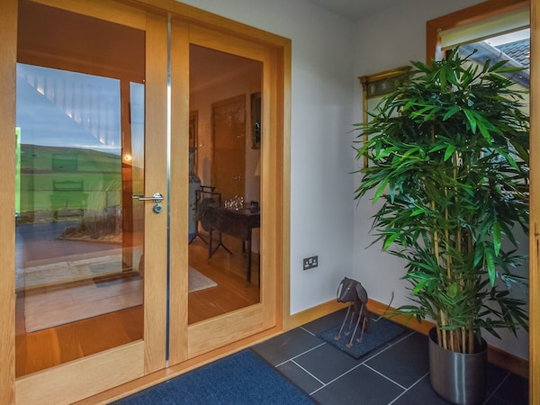 2 Bedroom Accommodation In Stromness - Stromness
