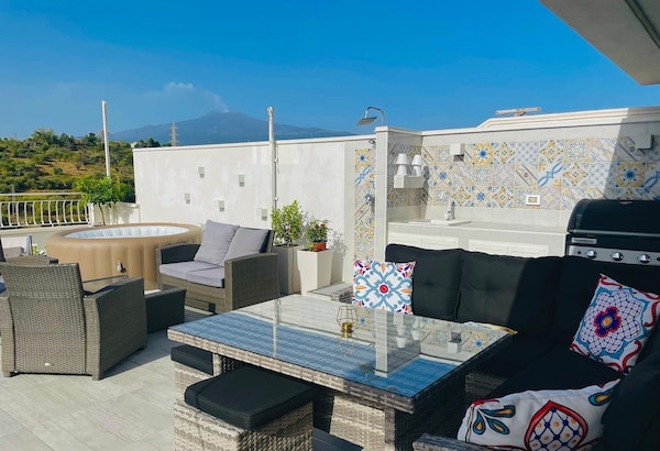 Luxury Penthouse Seaview Whit Terrace\n Giardini Naxos/taormina - Taormine