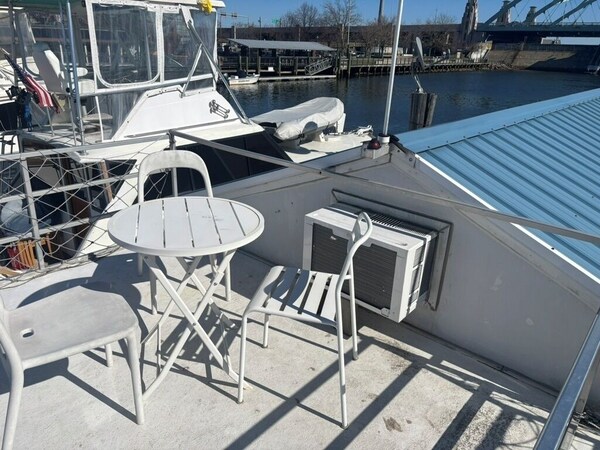 Houseboat In Providence! - Warwick, RI
