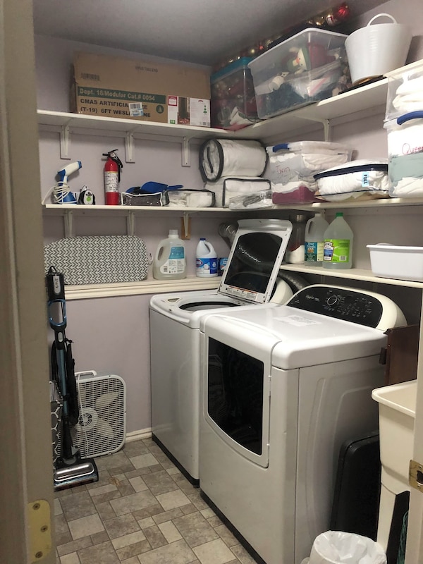 Cozy 4-bedroom House In Pocatello That Will Fit Your Stay! - Pocatello, ID