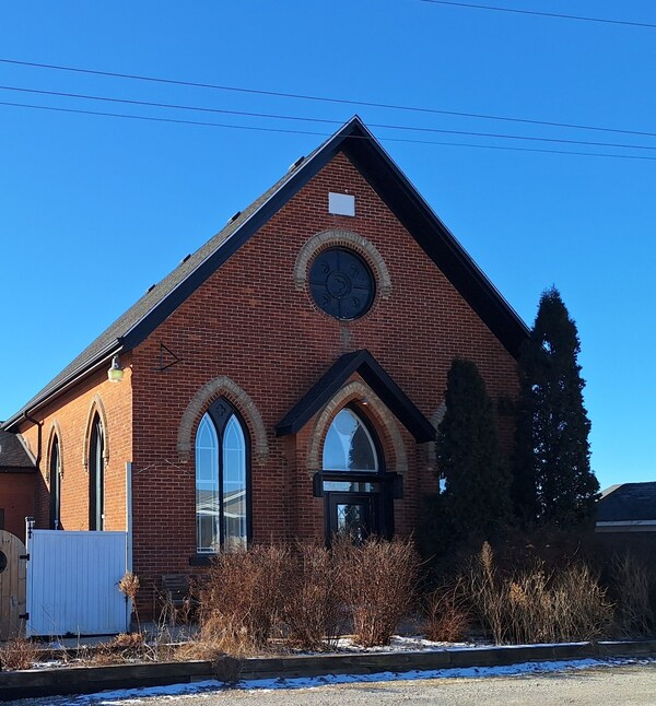 Unique Old Church House With Pool & Sauna, Great For Honeymoon & Family Getaway! - Hamilton, ON, Canada