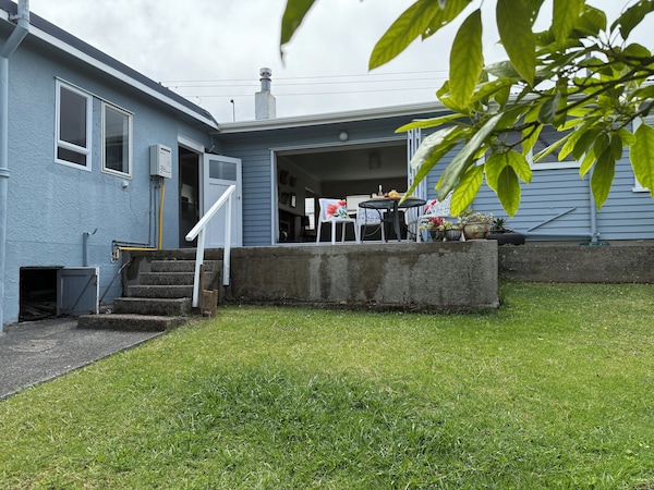 Retro Russell Retreat - Mins To Ferry, Beach, Eats - Russell