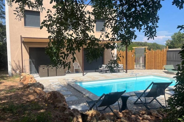 Villa With Pool - La Motte
