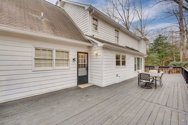Spacious Home W/ Deck In Marietta! - Acworth, GA