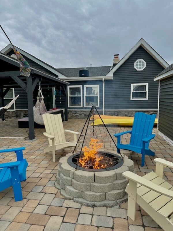 Charmingly Decorated , Beautiful Lagoon Front Beach House In Little Egg Harbor - Long Beach Island, NJ